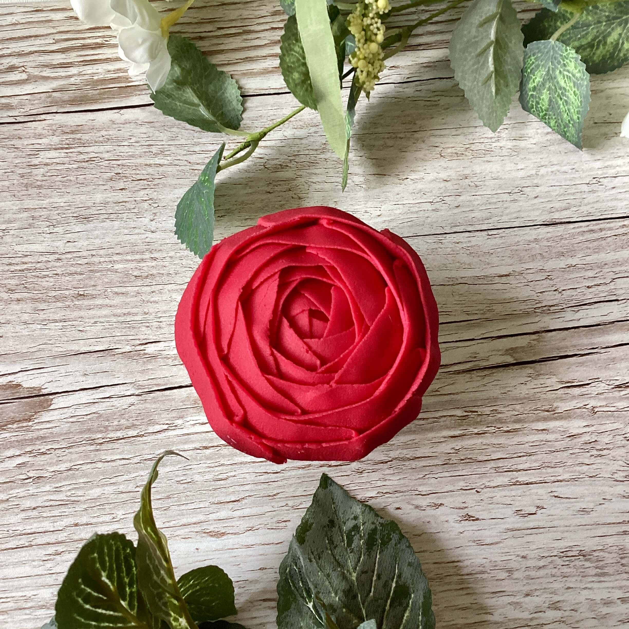 Beginners Closed Peony – Learn To Pipe Buttercream Flowers Online