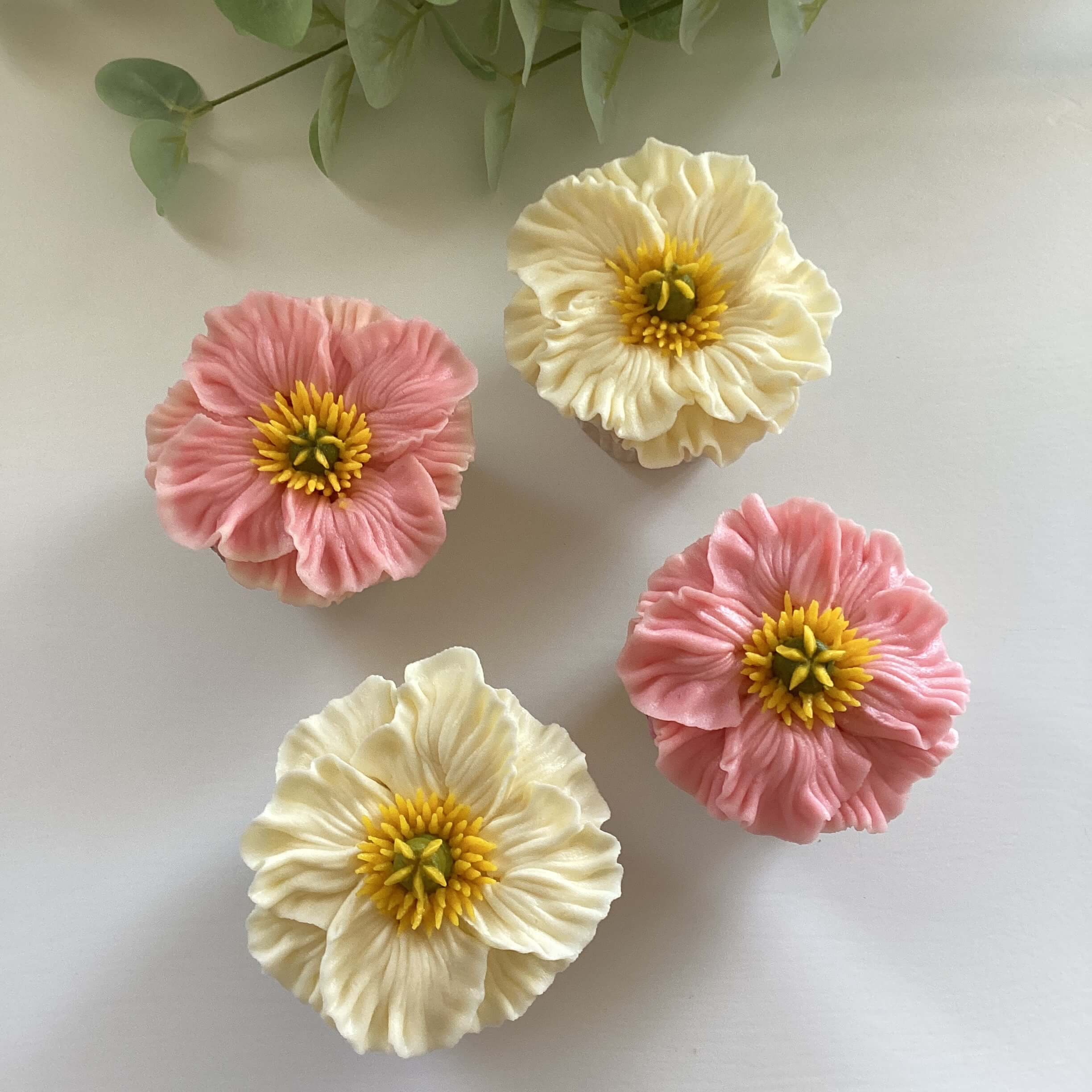 Intermediate Icelandic Poppy – Learn To Pipe Buttercream Flowers Online